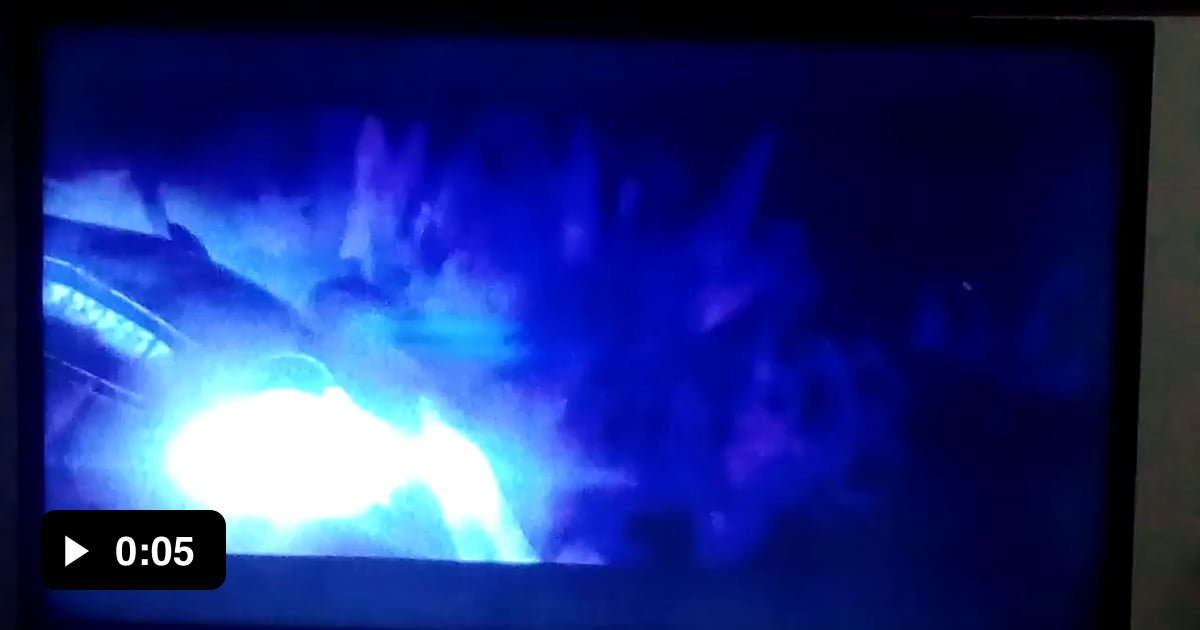 The Core (2003) Aaron Eckhart misses his cue to move when the ship ...