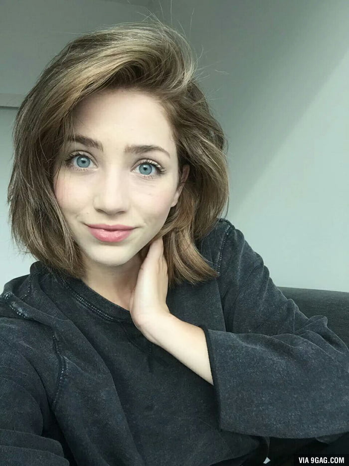 Emily Rudd. - 9GAG