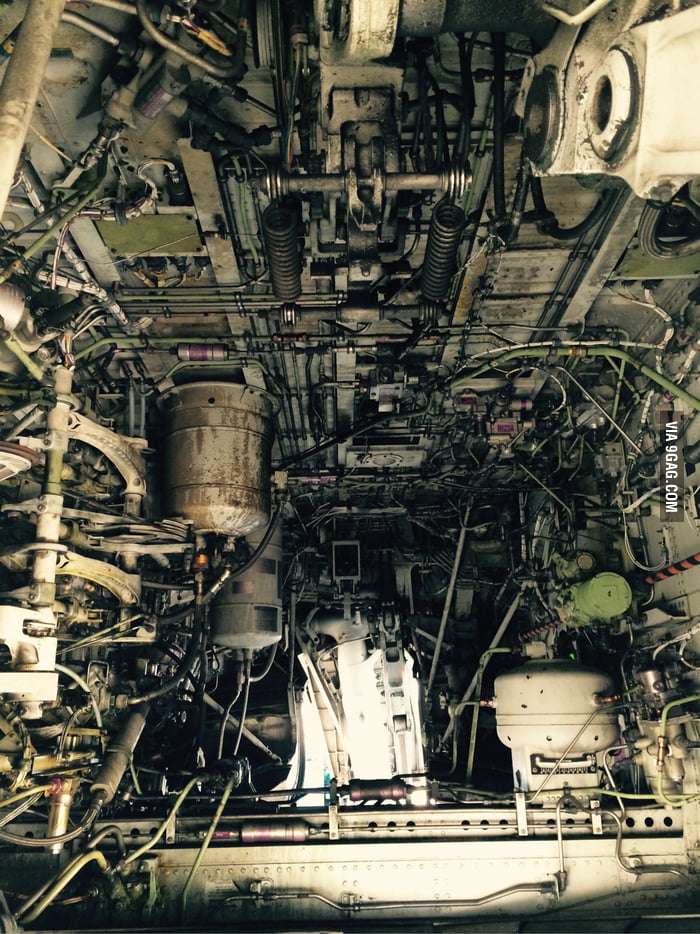 B-737 Landing Gear Bay - 9GAG