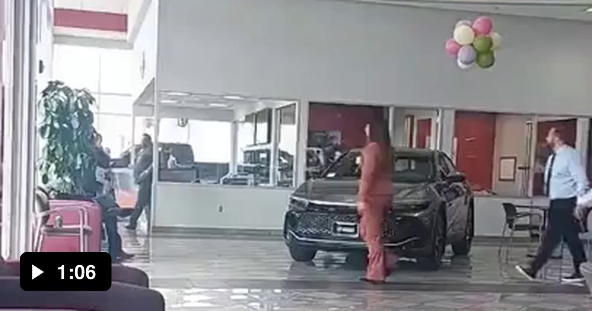 Fight between salesman and General Supervisor - 9GAG