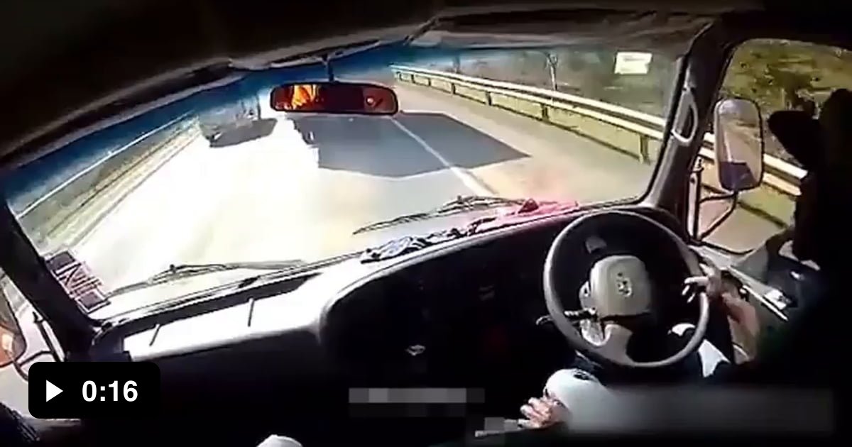 A surprise entry from the shoulder... - 9GAG