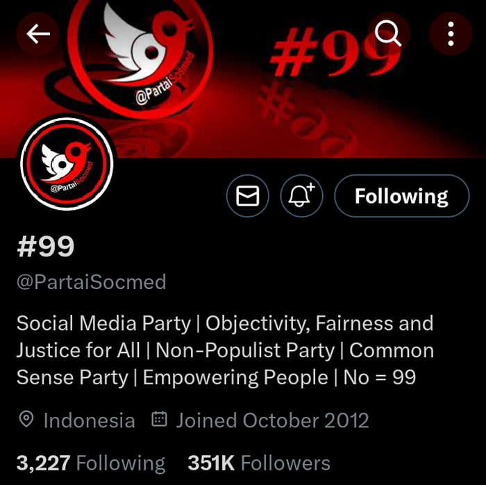 Akun twitt ni ngeri2 sedep. Bongkar2 pejabat yg hidup mewah. Ampe diserang buzzer. - 9GAG