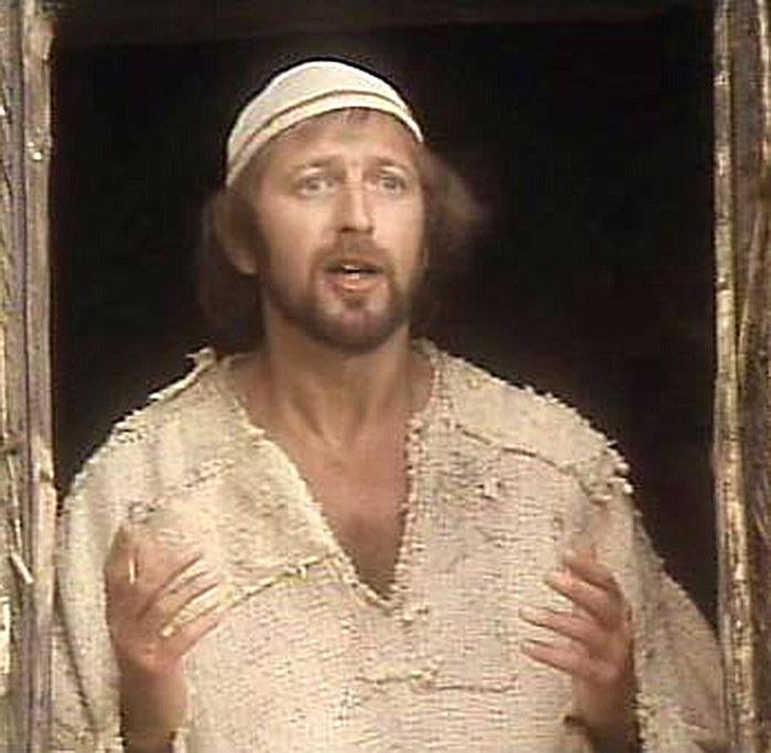 1979 Graham Chapman ('Monty Python's The Life of Brian') - 9GAG