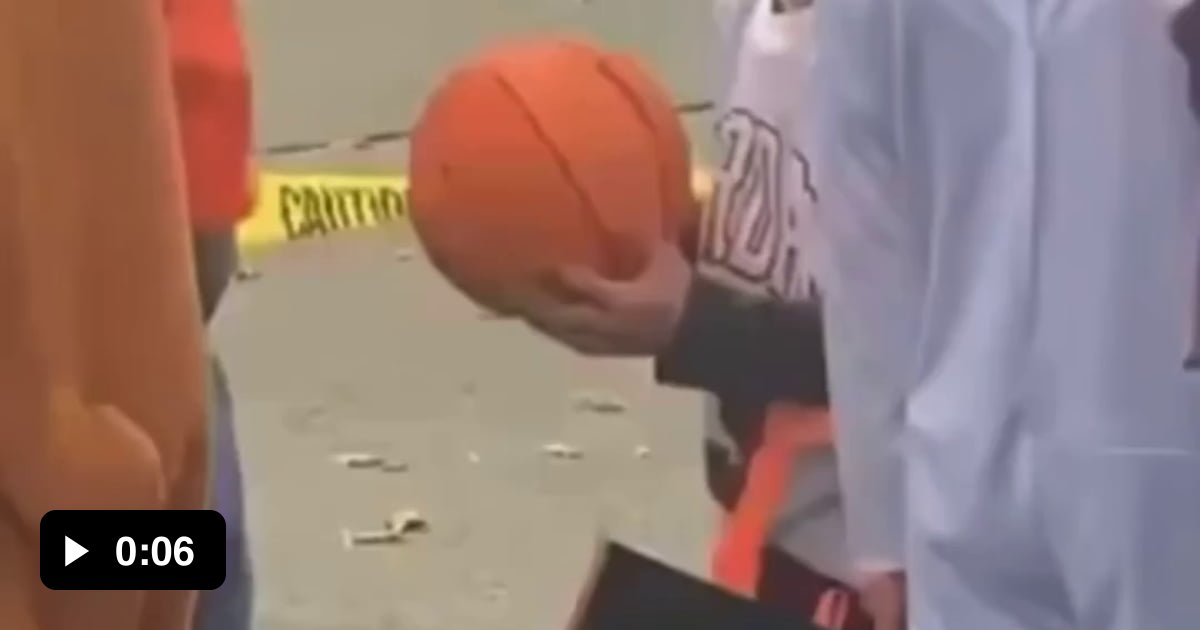 My dude won halloween - 9GAG