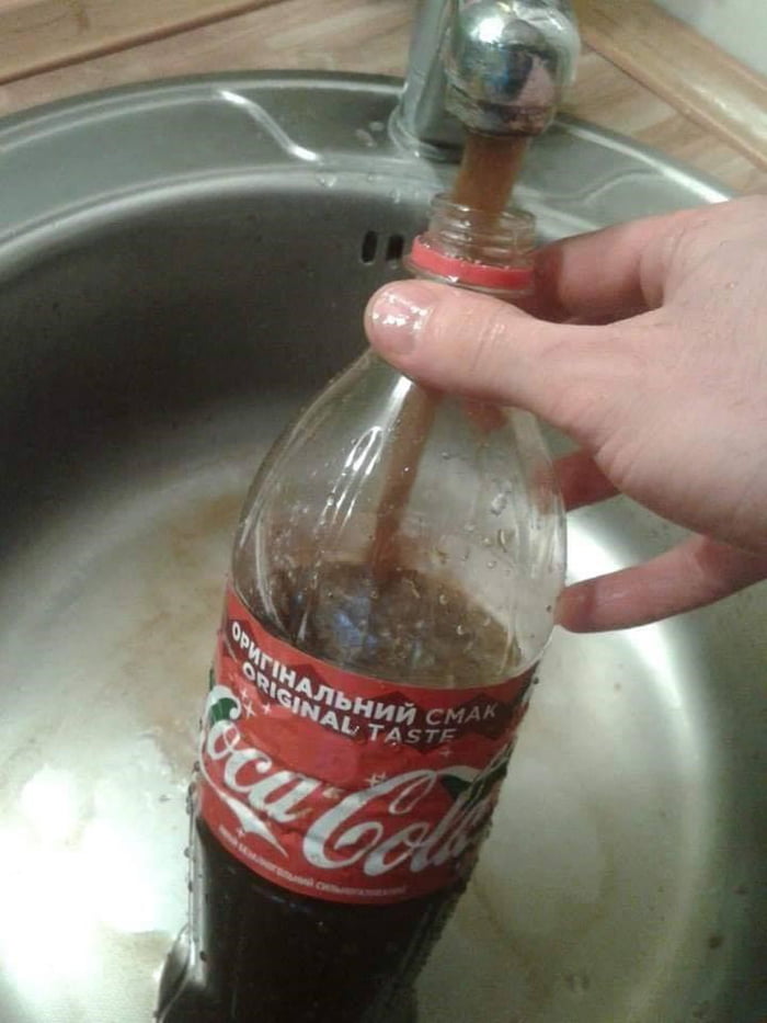 Mr. Deeds installs a Hawaiian Punch fountain in his mansion (2002) - 9GAG