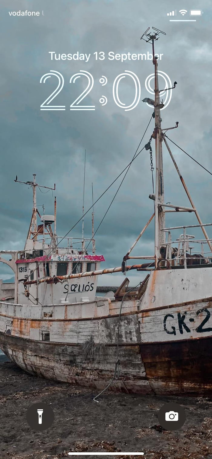 Iceland themed lock screen 🇮🇸 - 9GAG