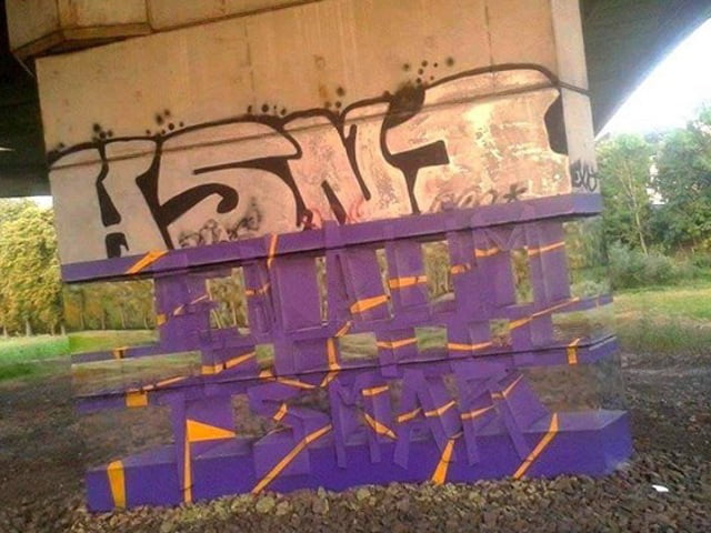 This is some seriously next lever graffiti. - 9GAG