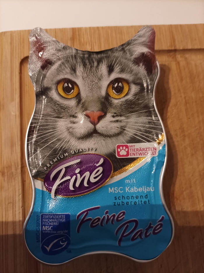 Cat food container with ears to close - 9GAG