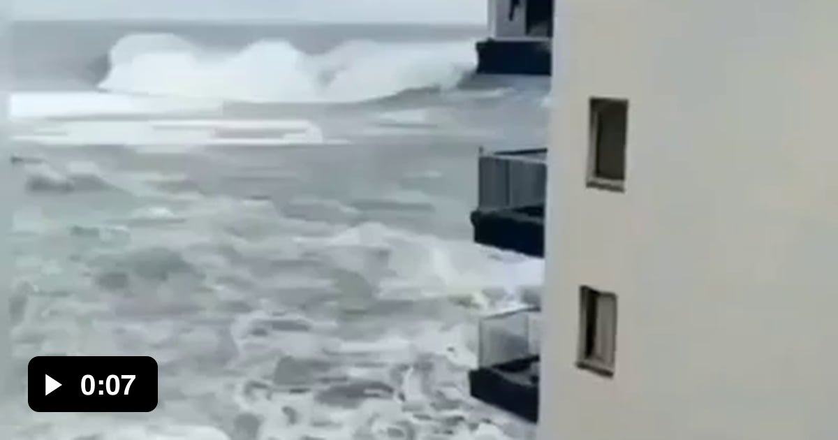 Huge waves vs balcony - 9GAG