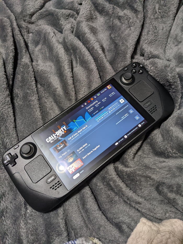 The steam deck is one of the best experiences I've had with mobile gaming - 9GAG