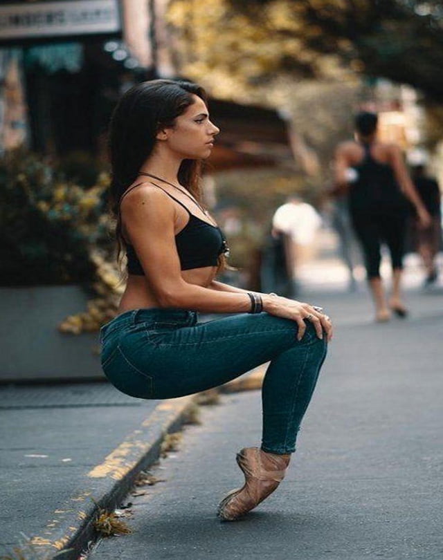 Professional dancer, Kylie Shea's foot strength - 9GAG