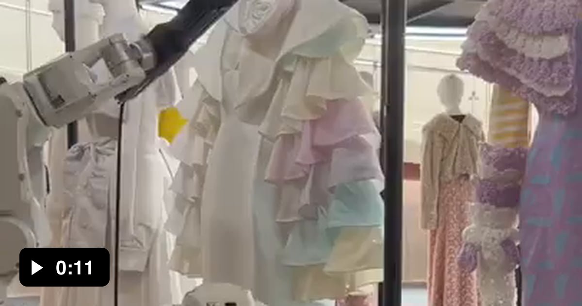 Sunlight sensitive clothing changes under UV light. - 9GAG