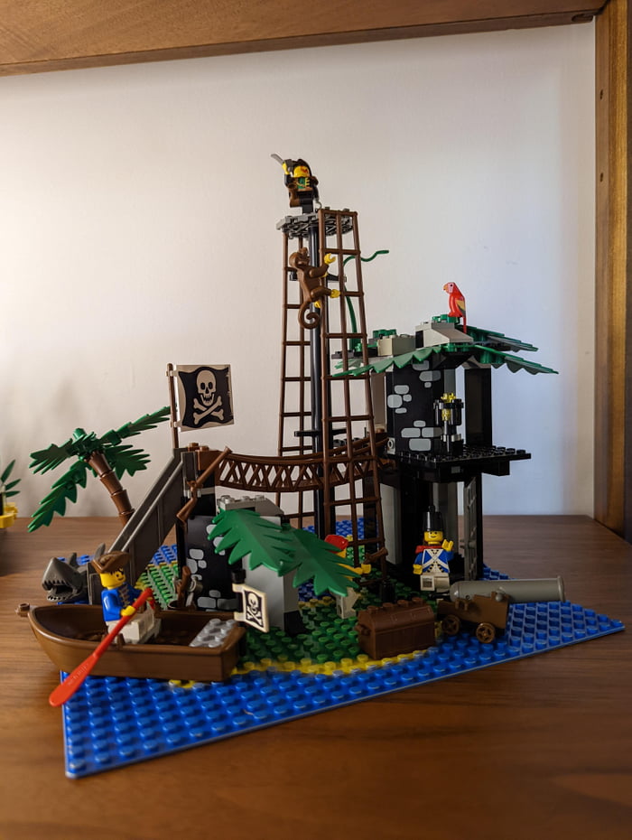 Classic pirates: best theme, hands down. - 9GAG