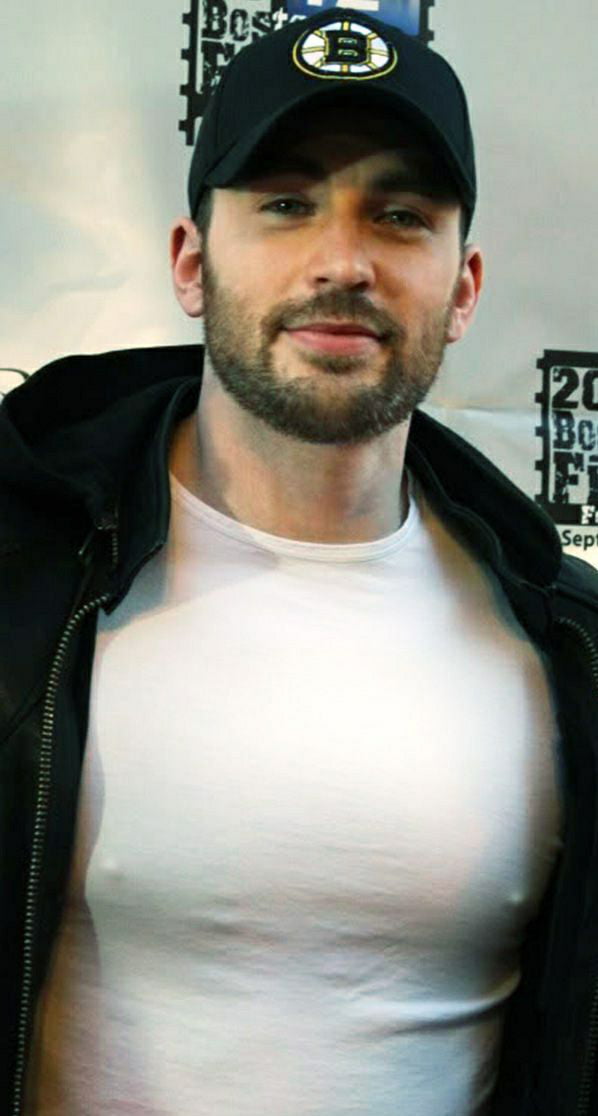 M1. Chris Evans... - 9GAG