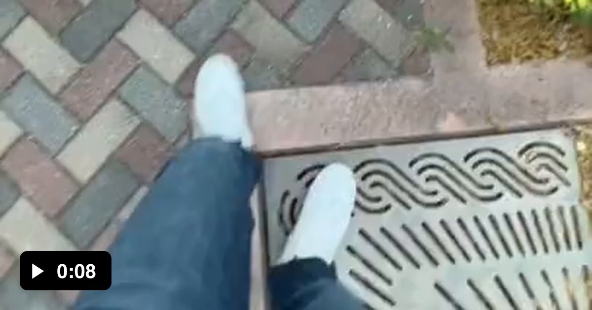 Never let them know your next move - 9GAG