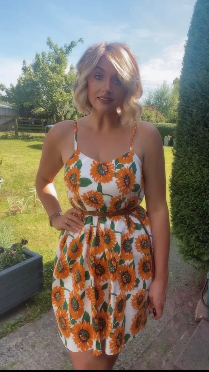 Todays Sundress 🌻 - 9GAG