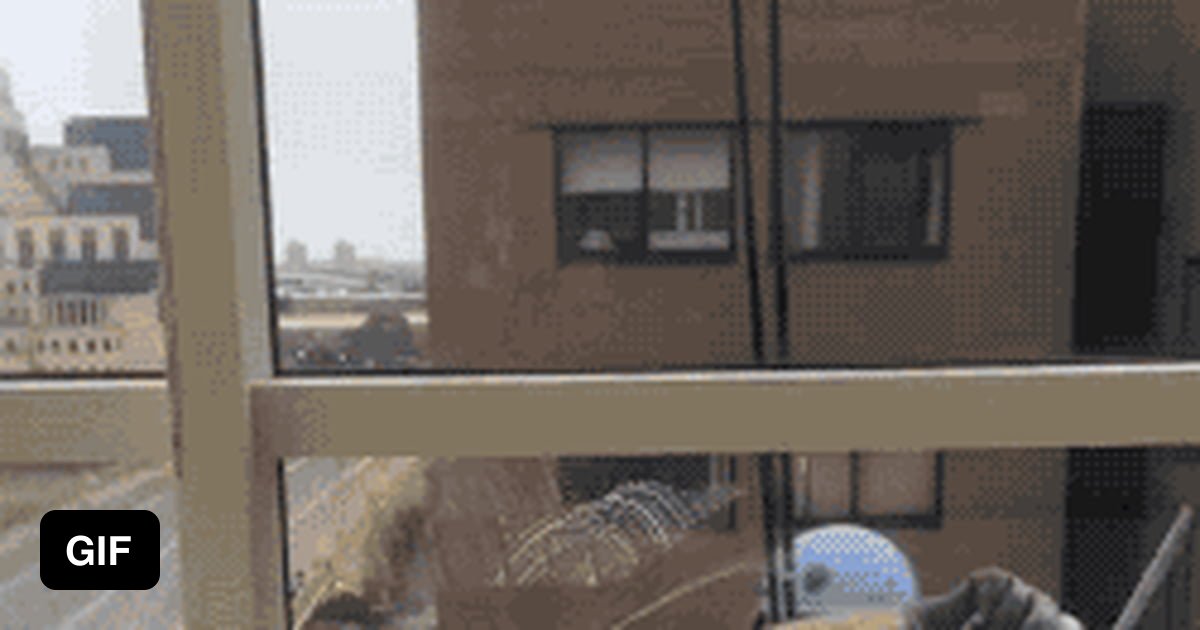 Fun part of being a window washer. - 9GAG