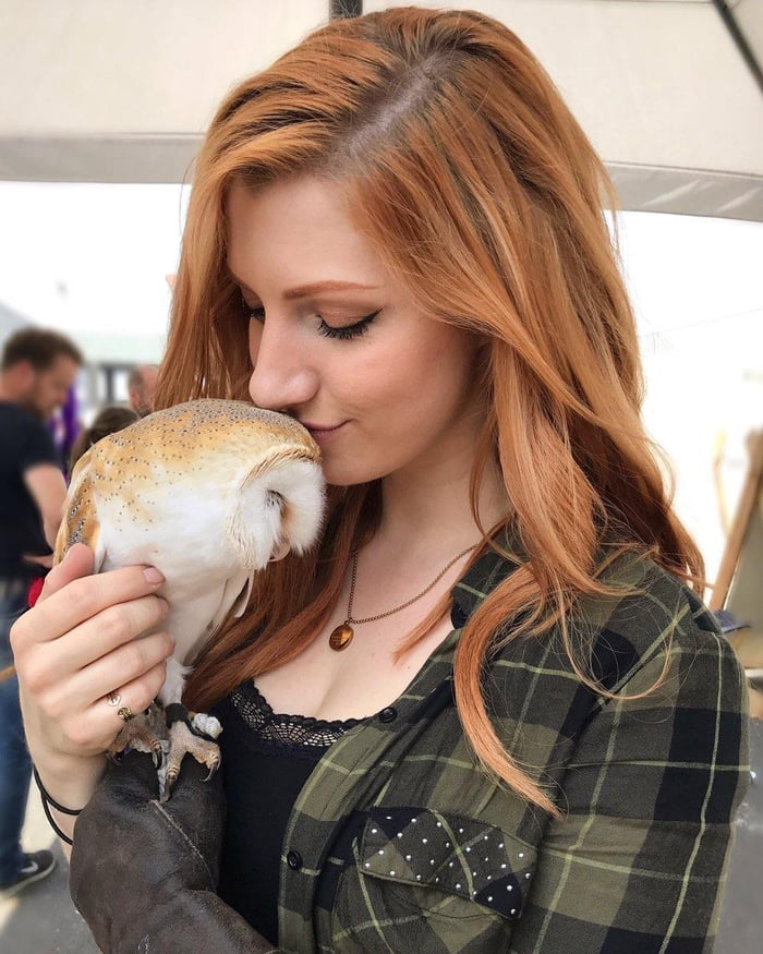 Laura Trautmann - 9GAG