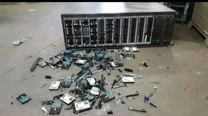 Server is down. Just turn it off and in again... No sir, server is ...