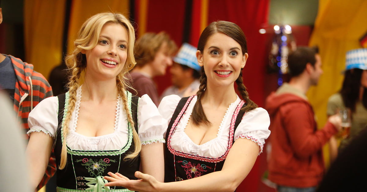 Alison Brie & Gillian Jacobs - 9GAG