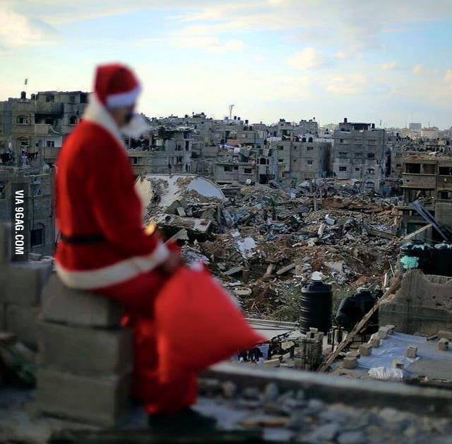 Santa in Gaza - 9GAG