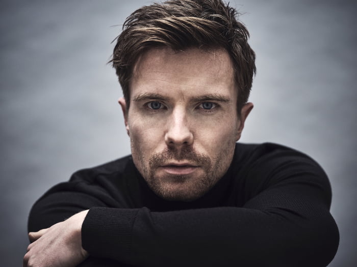 Joe Dempsie - 9GAG