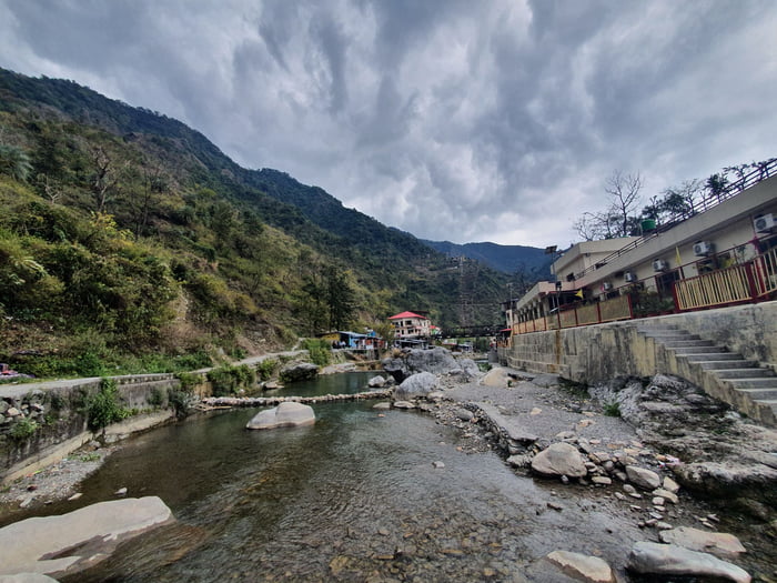 Amid all these chutiyaap of chutiye log, have some peace - 9GAG