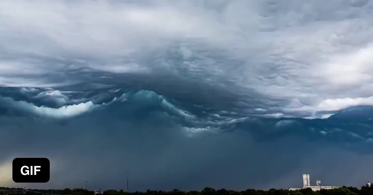 Scariest clouds! Undulatus Asperatus! - 9GAG