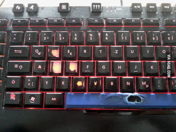 I saw your post about gamer keyboards... - 9GAG
