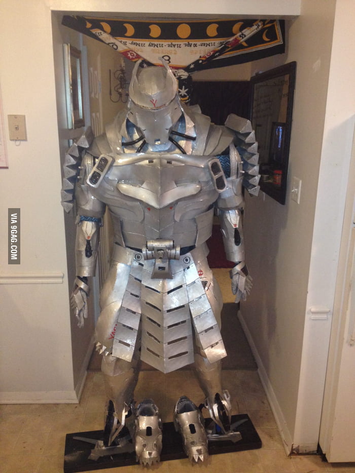 Silver Samurai costume from the movie The Wolverine. - 9GAG
