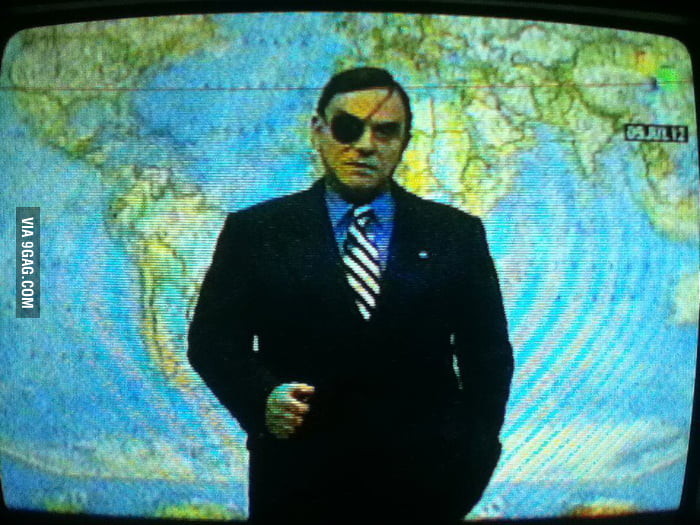 Went on vacation to Cuba, here's what the weather-man looks like - 9GAG