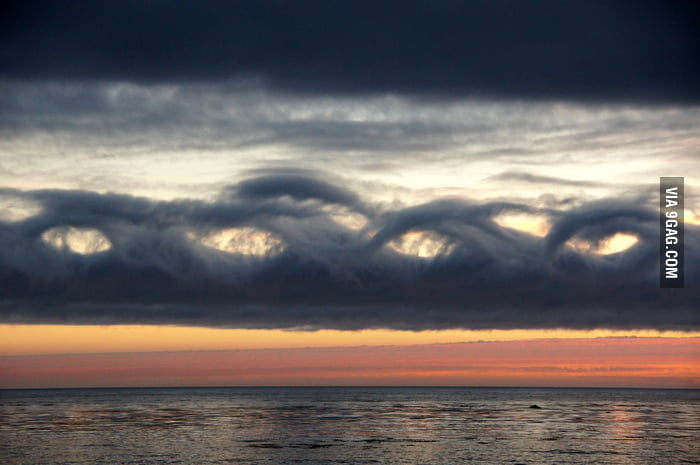 Unusual wavelike cloud formation. - 9GAG