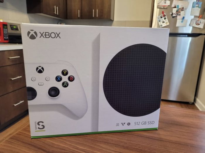 New Xbox is massive. - 9GAG