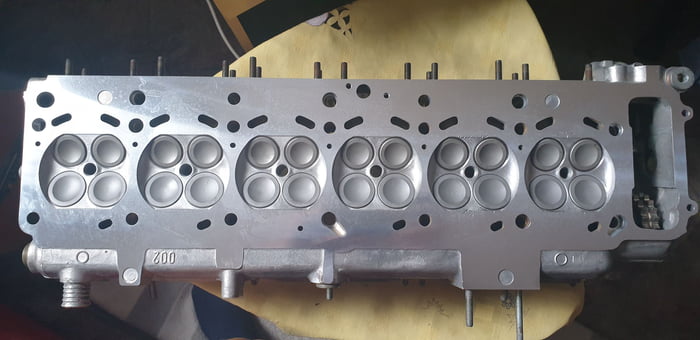 On going with the engine project E36 M3 S50B32. New valve guides, fresh ...