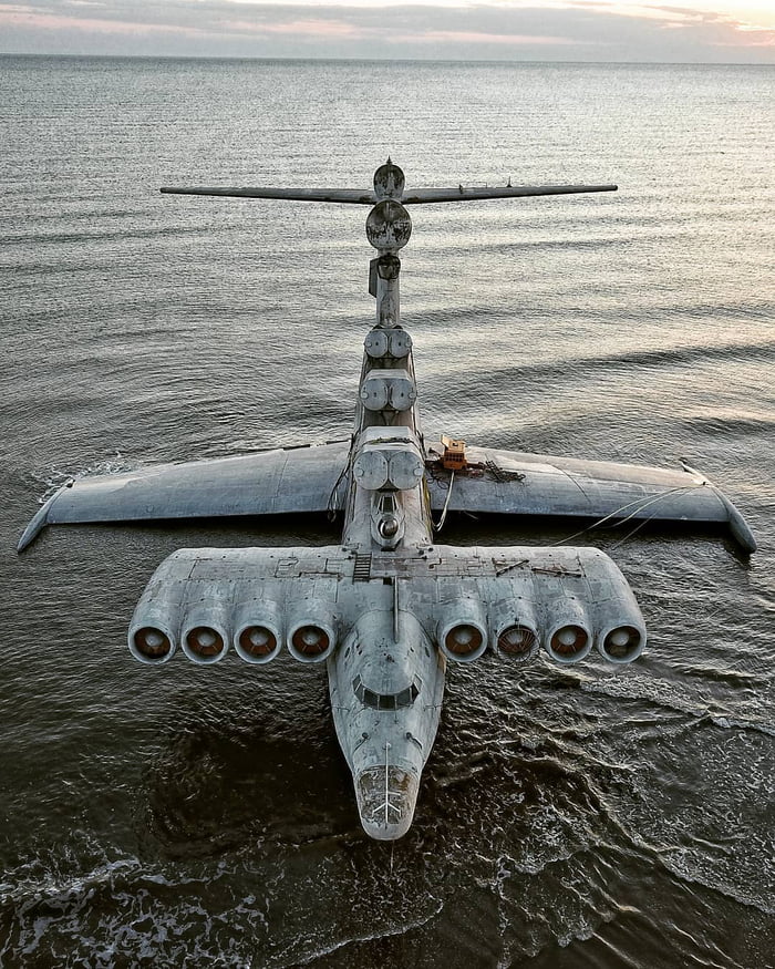 MD-160, the sole completed Lun-class ekranoplan - 9GAG