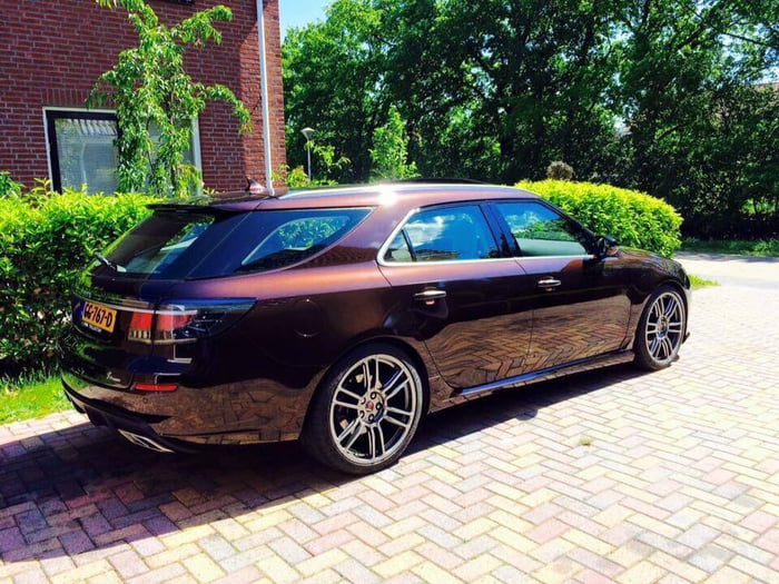 Saab 9-5 Combi, only 5 was made! This thing looks so good, saab was so ...