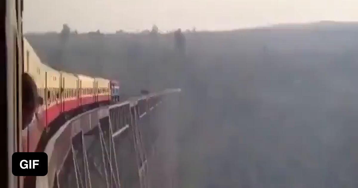 Terrifying view of a steep cliff while on a moving train. - 9GAG