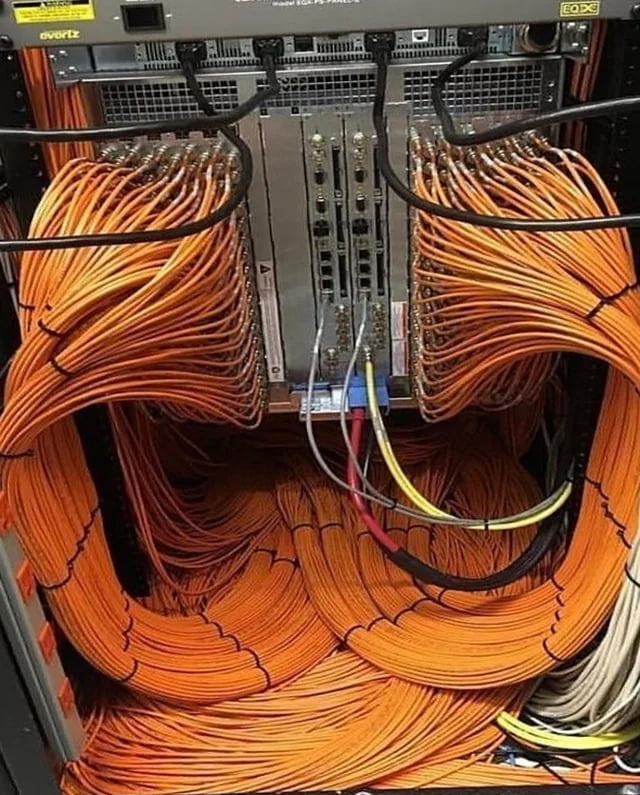 The way these cables are managed and arranged - 9GAG
