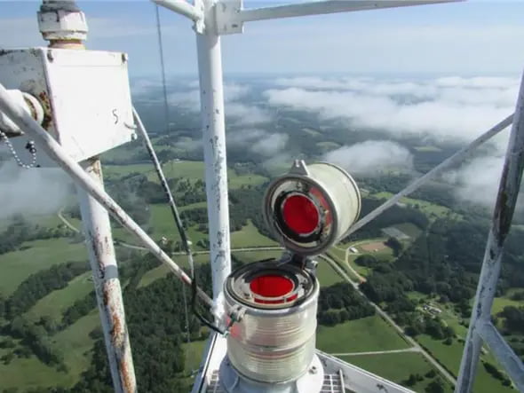 Views from a ivy ices tower, 610 meters above the ground - 9GAG