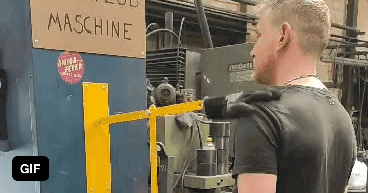 Self praise machine - 9GAG