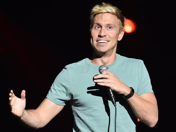 I just saw a stand up comedy of Russell Howard on Netflix for the first ...