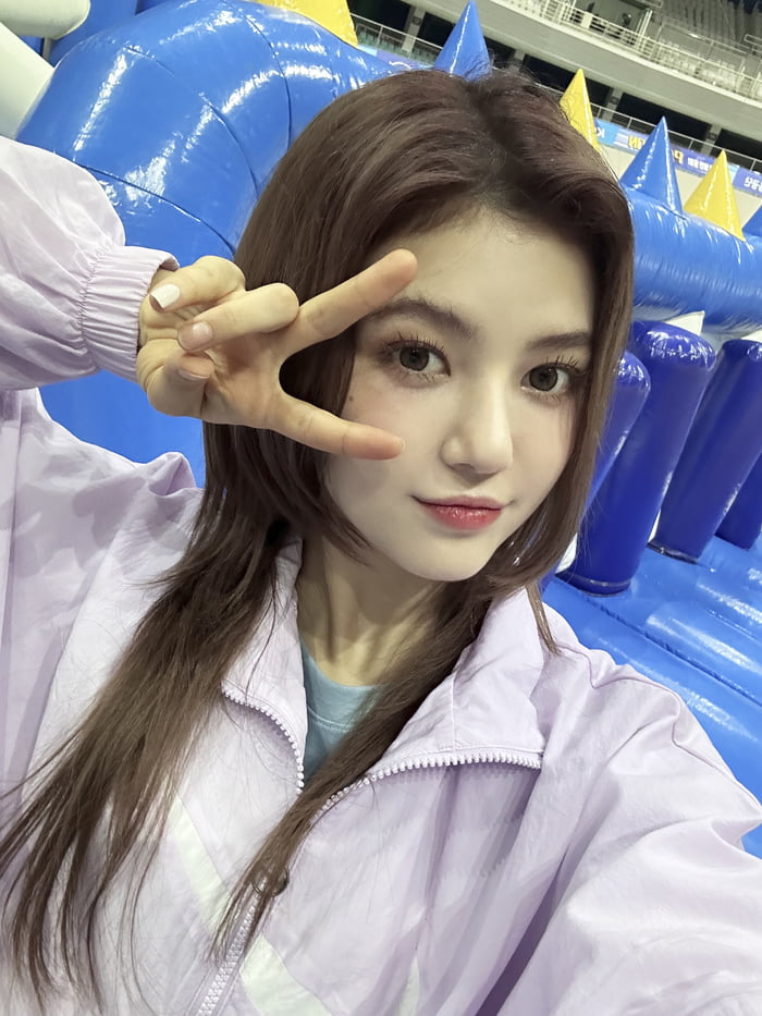 Danielle Marsh - 9GAG