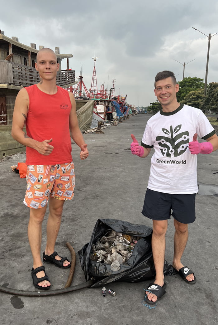 Today I helped Hitman dispose body near sea port in Bali. In true we ...
