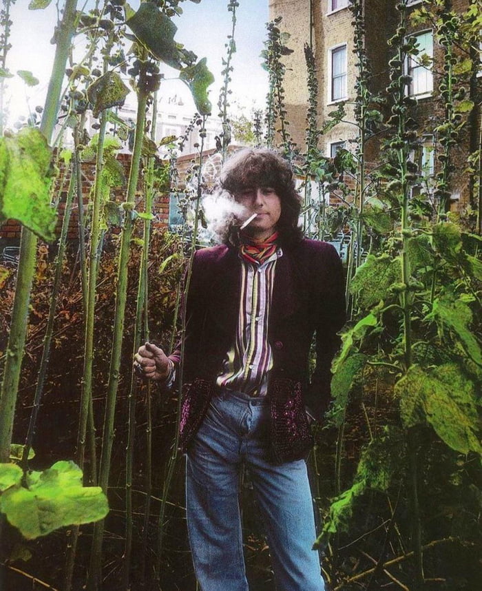 Jimmy Page, 1977. - 9GAG