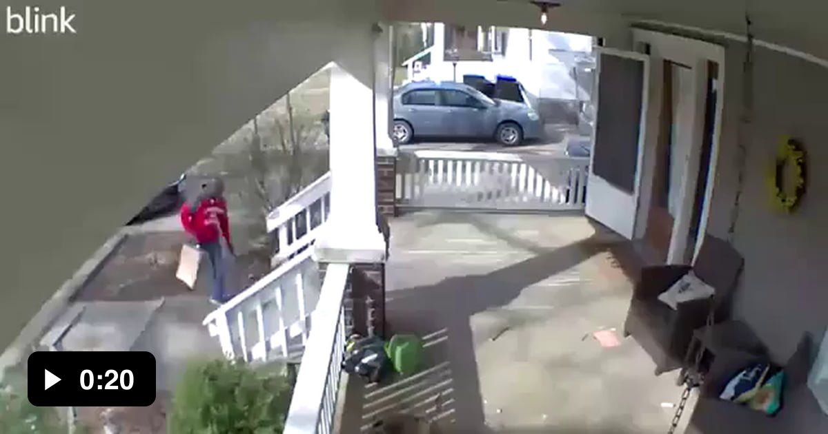 Delivery surprise - 9GAG