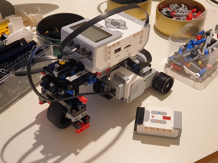 After years I managed to buy and play with EV3. Having a blast. (The ...