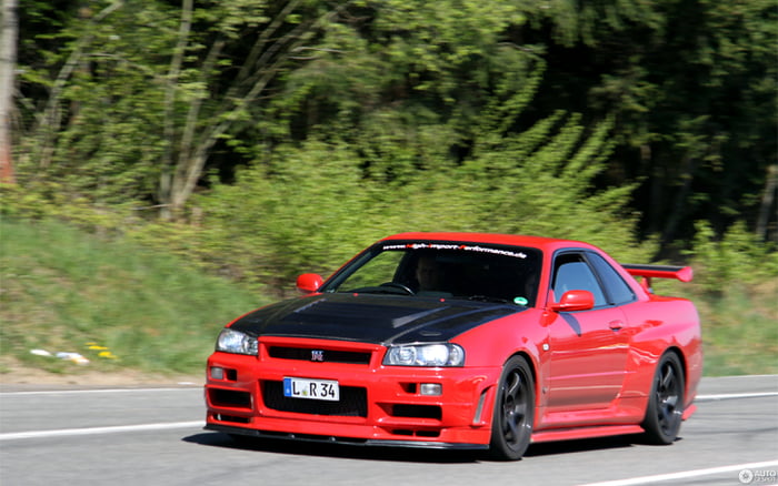 Nissan Skyline Gt-R(R34) Red - 9GAG
