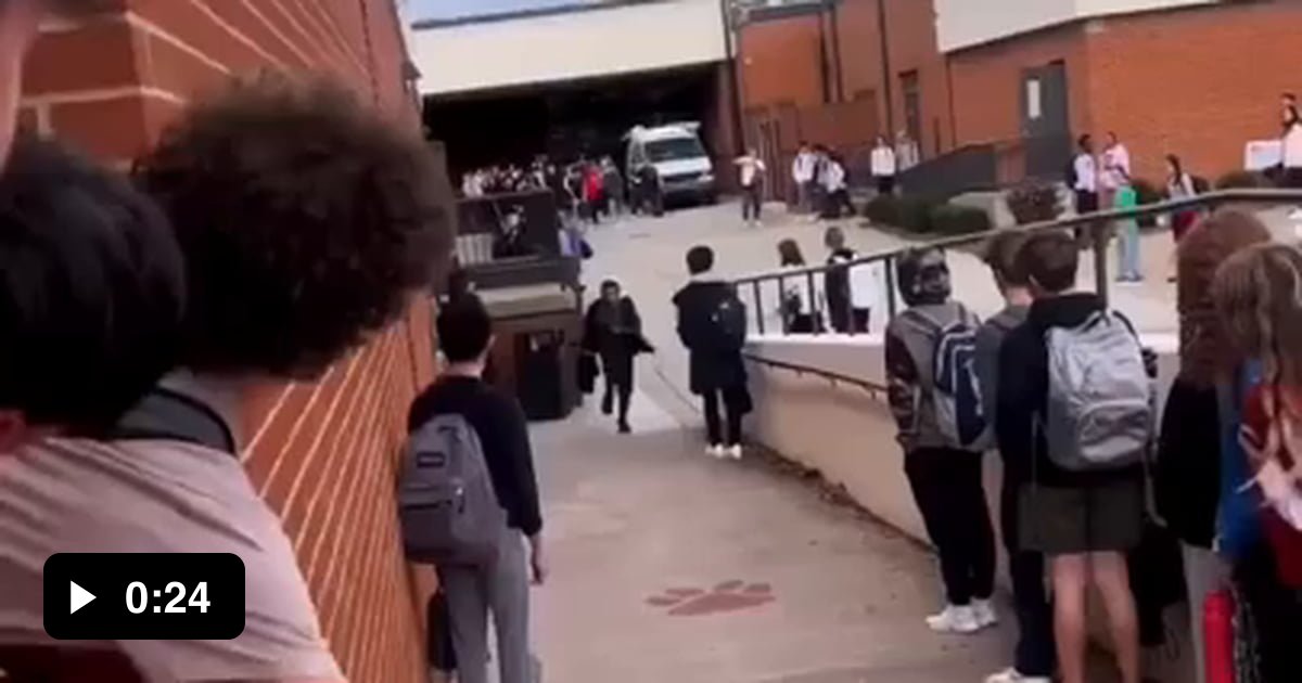This school cheers on an awesome student 👏 - 9GAG