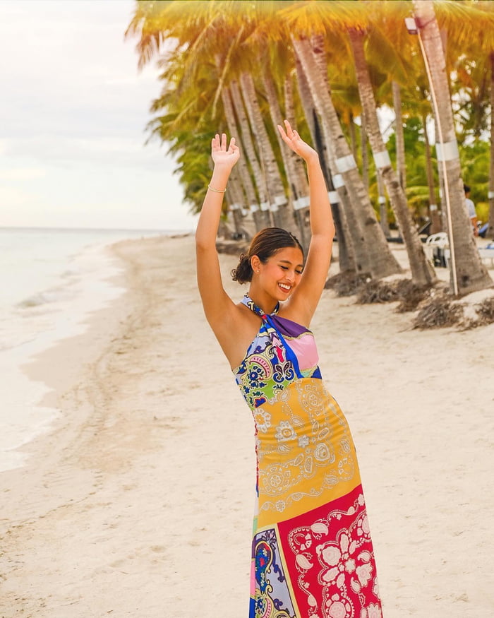 Turn on talaga ang maputing kilikili (Gabbi Garcia) - 9GAG