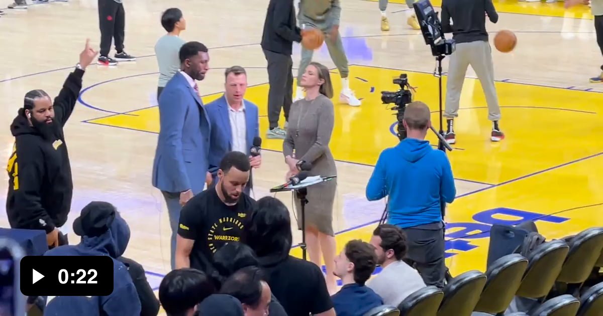 Steph Curry amazing tunnel shot! - 9GAG